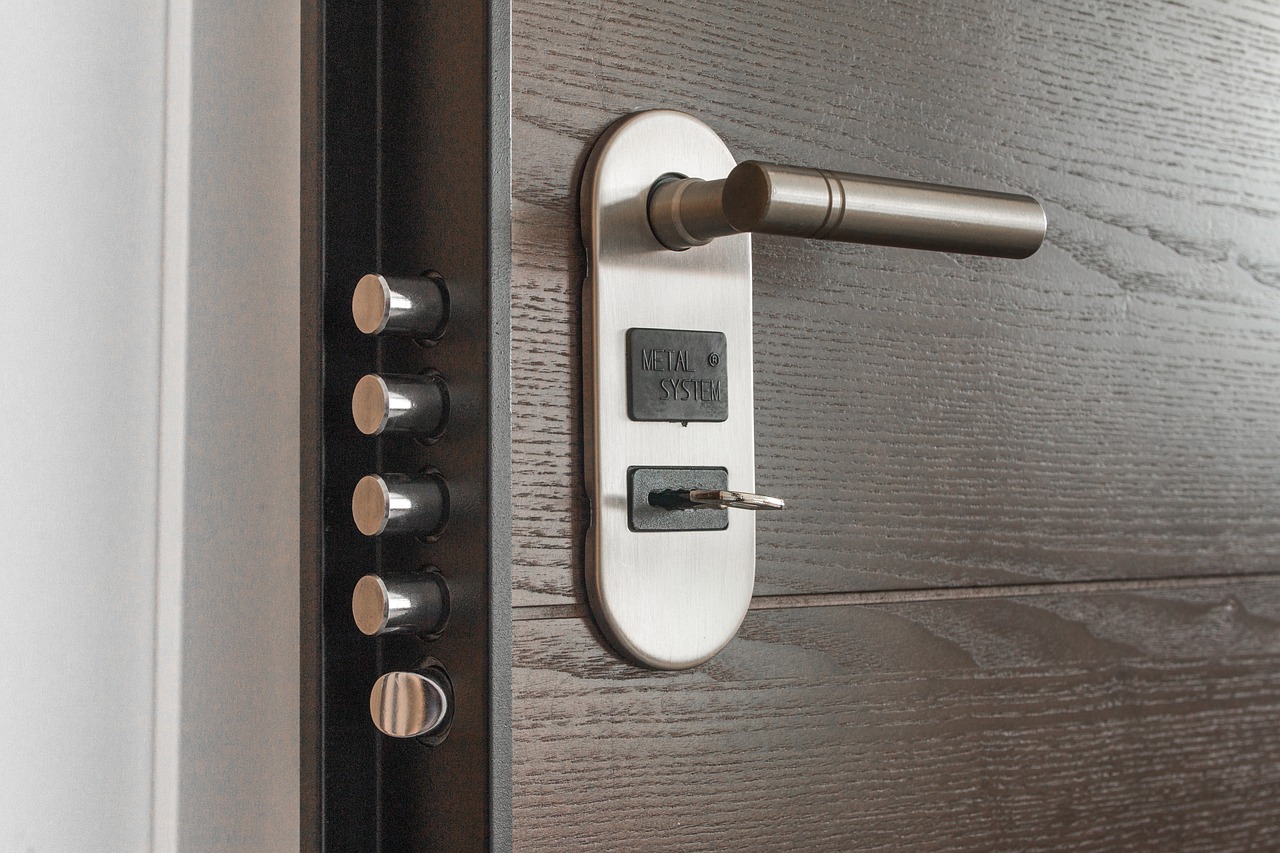 Unfreeze a House Door Lock: Tips and Tricks for Proper Security
